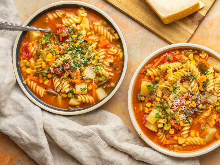 Classic Vegetable Soup (Progresso Copycat) - Vegetable Noodle Soup