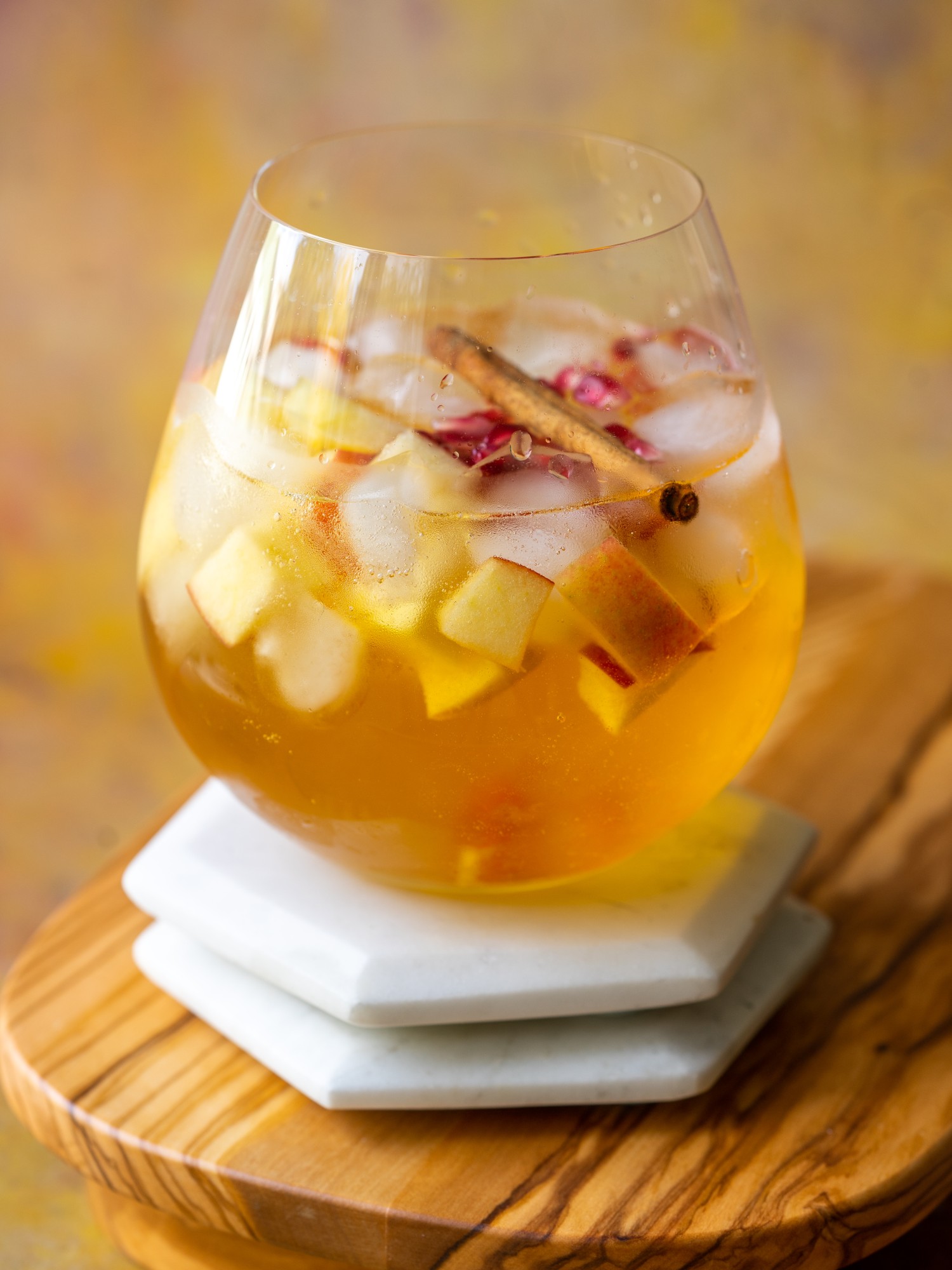 Apple Cider Sangria - Perfect Drink for Fall Gatherings!